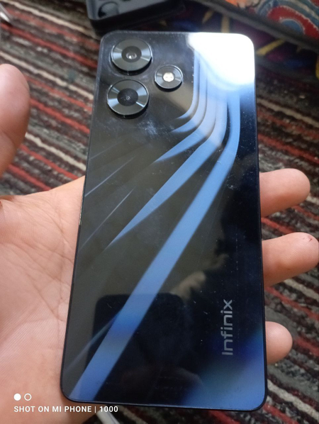 Infinix hot 30 8+8. 256g. Tezkor zaryat 33w