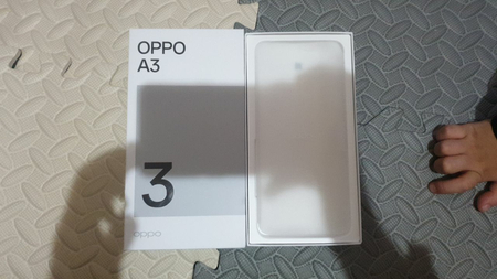 Yengi OPPO A3 dakumetlari bor