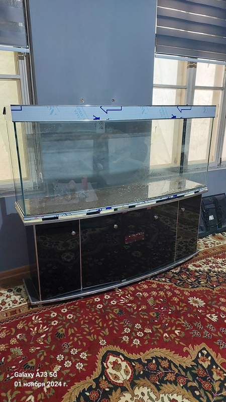 Akvarium  450 litr umumiy abyom uzunligi 160 sm xolati ideal
