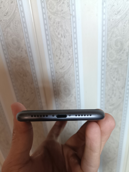 iPhone 11    64 gb