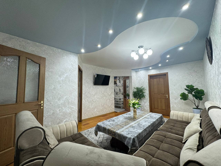 Продаётся Чиланзар 1 2в3 2 этаж. Кирпич.