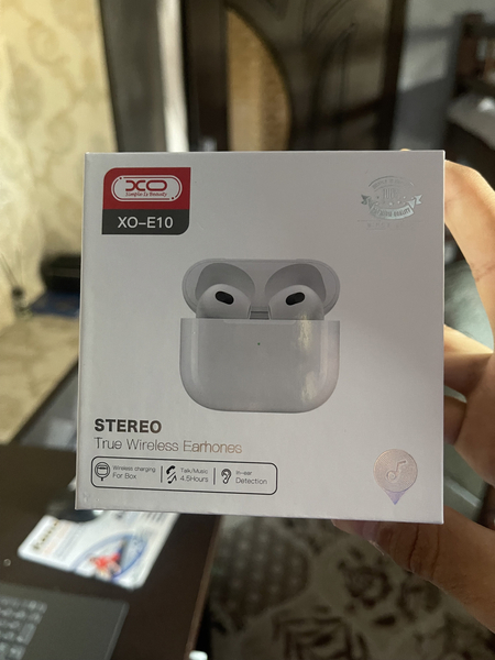 Airpods 2-3 marta ishlatilgan yangidek turibdi