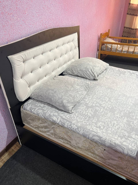 Продам кровать для спальни