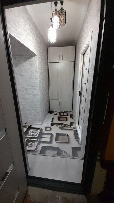 Bekobod 13 mkr 2 xona uy sotiladi