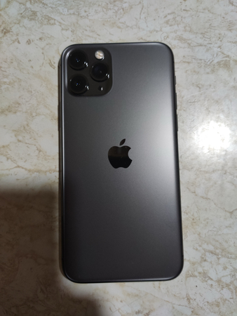iPhone 11 pro в отличном состоянии
