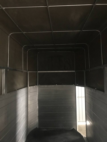 Продаётся ПРИЦЕП-КОНЕВОЗКА.(ot treyleri)в идеальном состоянии.