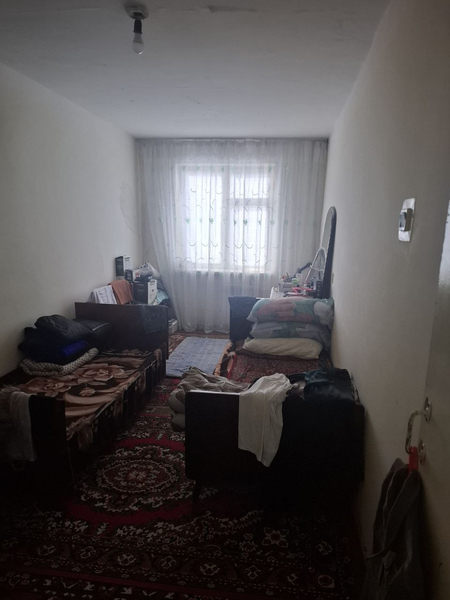 Срочно продаётся 2х комнатная квартира на 3 этаже середина в 3 районе