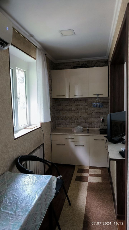 Продам чиланзар 19. Двух комнатная. Балкон 1,5*3