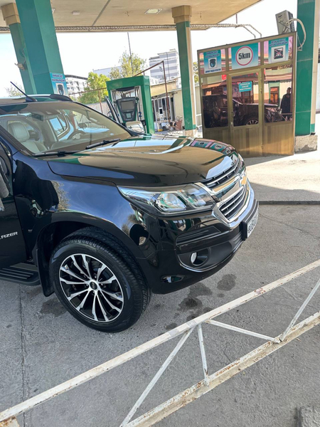 Trailblezer 2020 ideal benzin salondan uzim oganman