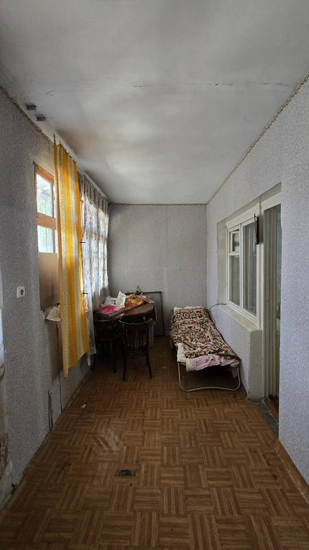 СРОЧНО продается Чиланзар 23 2/2/5 бал 2х6 кирпич