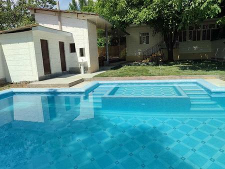 Oilaviy dacha. Oq toshda