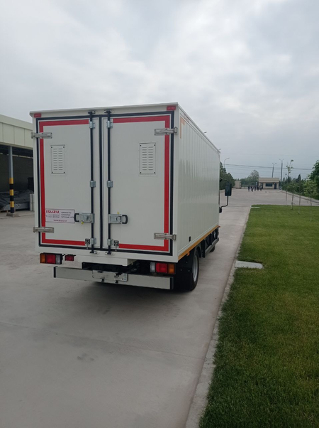 Isuzu Npr 77 Comfort