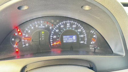 Camry 3.6 amerikanka srochna sotiladi