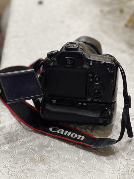 Canon 60 d …………………………………….