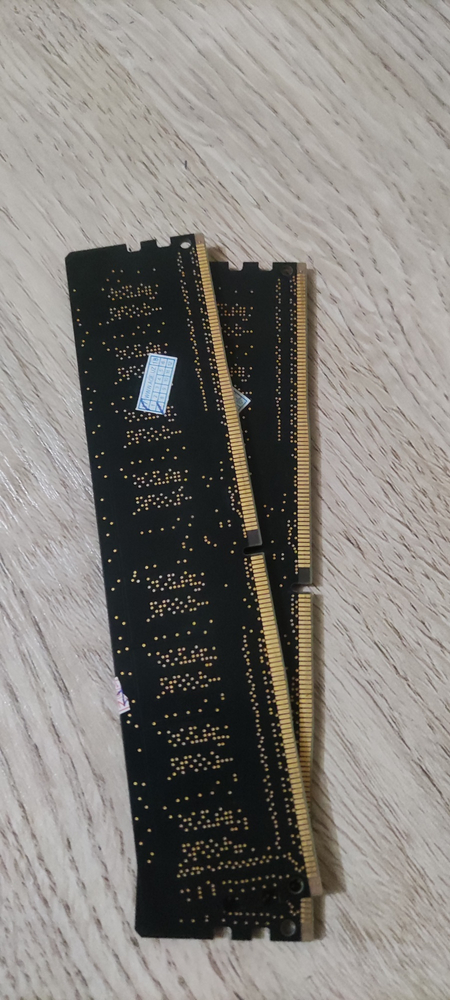 Две платы оперативной памяти DDR4 4GB 2RX8