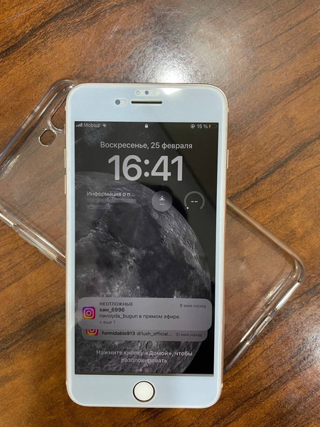 Iphone 8+     RU/A