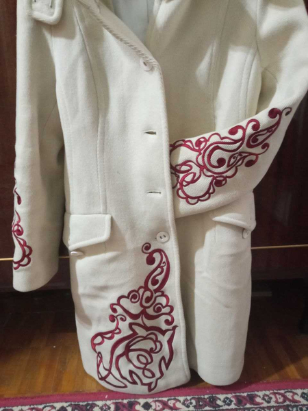 продается пальто