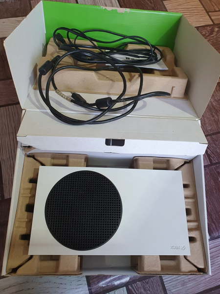 Xbox series s 2джойстик+game pass ultimate