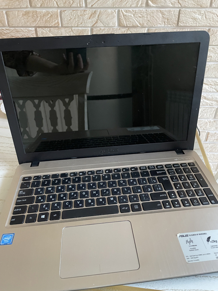 Ноутбук ASUS