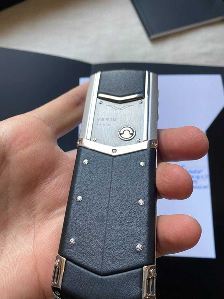 Vertu signature s + Vip Number
