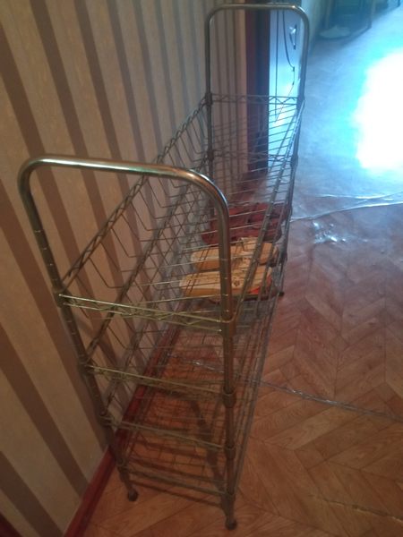 Полка для обуви в прихожей