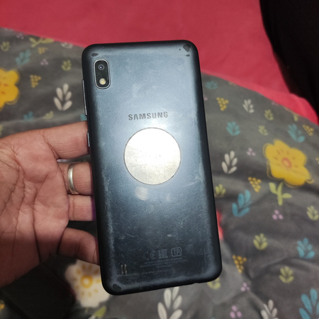 Samsung A10 sotilad