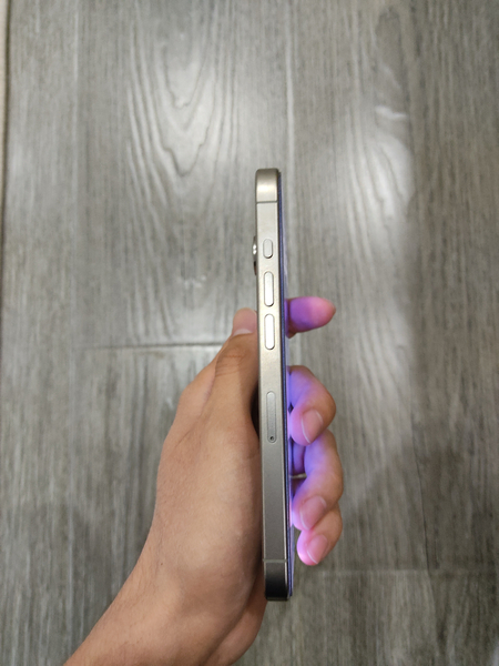 15 pro srochna sotiladi ideal holatda
