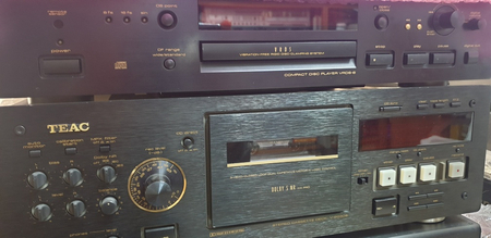 Продается кассетная дека TEAC V-6030S