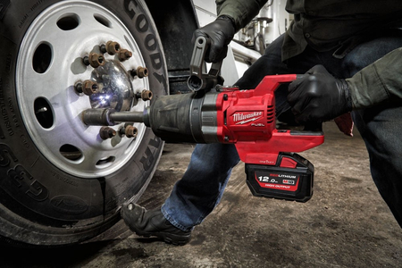 Аккумуляторный гайкаверт Milwaukee  2700Нм!