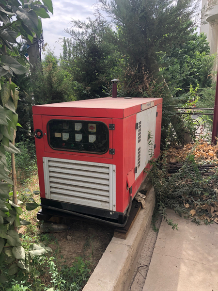 Generator sotiladi