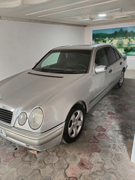 Срочно Продаётся Mercedes-Benz w210 в идеалном состояние
