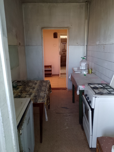 Продаётся Квартира 2х ком 4 этаж на Джуне в Янгиюле