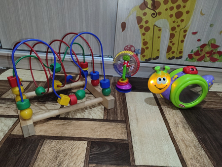 Игрушки для детей фирменные