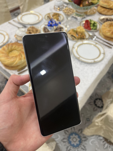 Samsung s21 ultra ideal 10/10 srochna sotilyapdi. 330$ kelishamiz