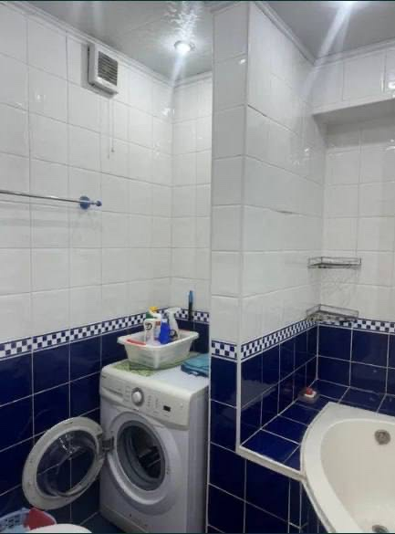 Космонавтов 3/2/4. кирпич 70м2 балкон 2*6