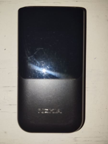 Телефон. NOKIA 2720