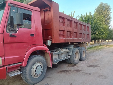 Howo SINOTRUK sotiladi