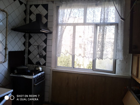 Юнусобод 17 кварталда 3 хонали уй сотилади. 3-қават. 5 қаватли уй.