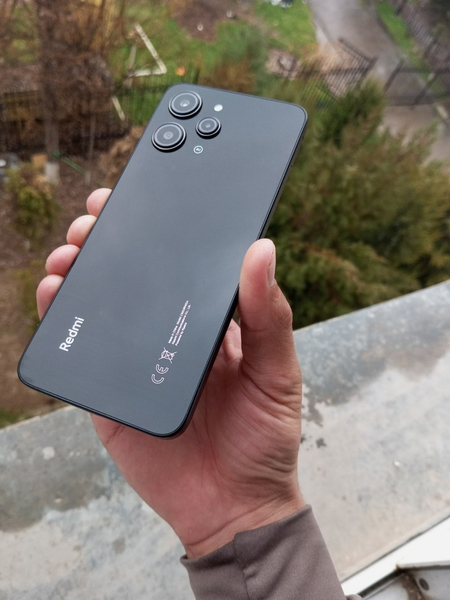 Redmi 12  xotira4/128