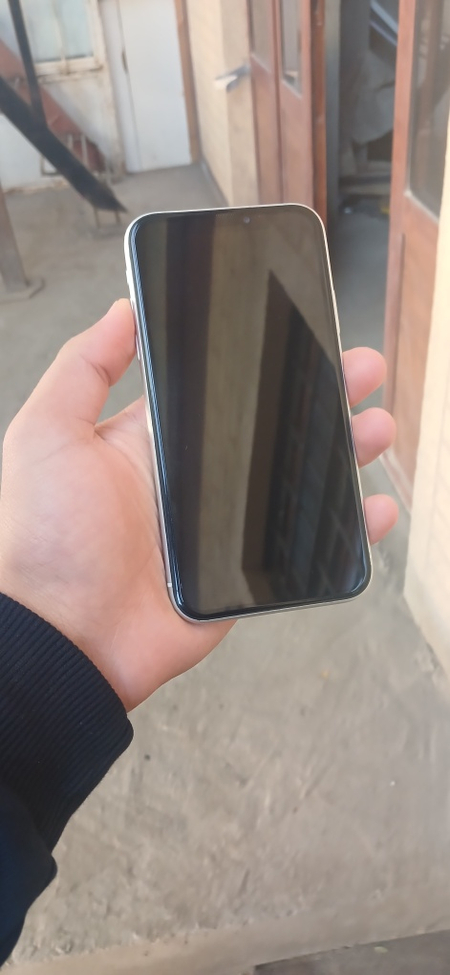 Iphone xr srocni sotiladi