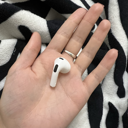 Правый наушник Airpods