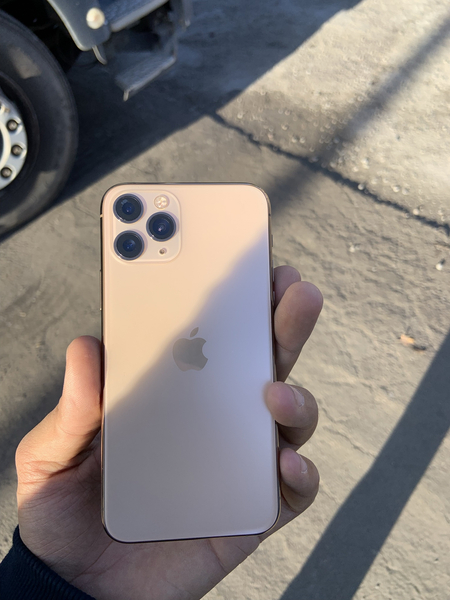 Iphone 11 pro gold