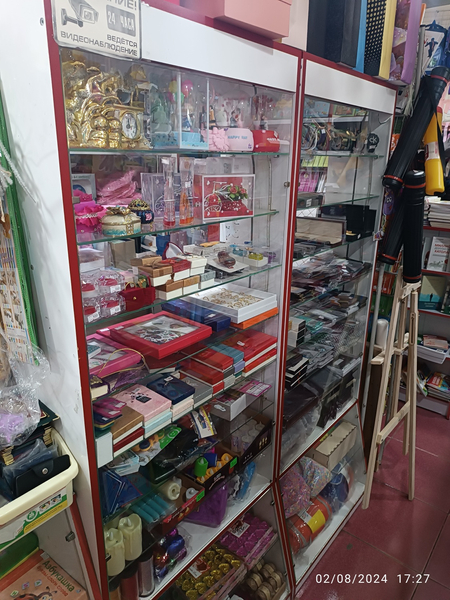 Doʻkon uchun mebel hammasi
