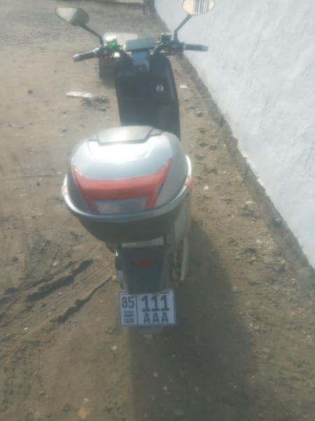 Elektro skuter sotiladi