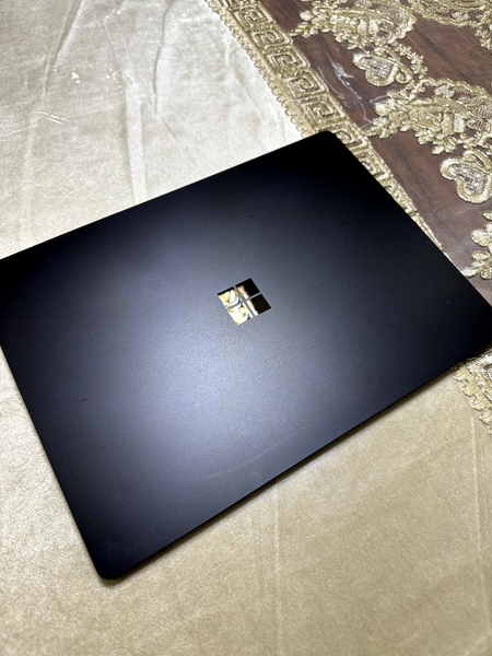Microsoft Surface 4  16/256 gb