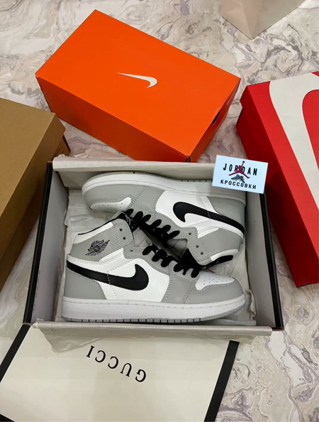 Nike Air Jordan 1 (unisex)