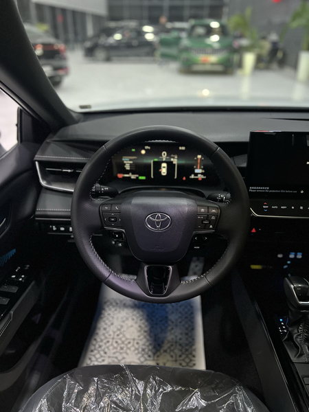 Toyota Camry Hybrid 2025