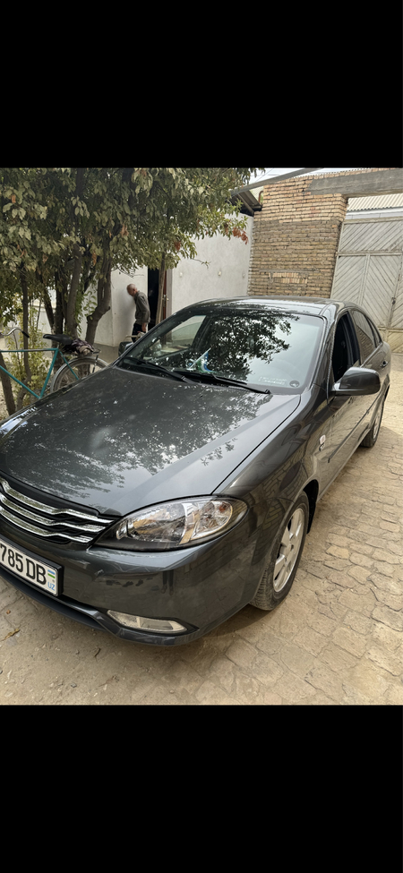 Gentra 3  malibu nexia damas