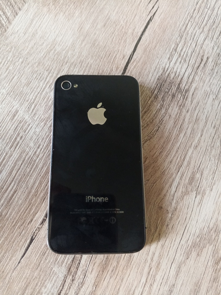 Iphone 4 xolati yaxshi