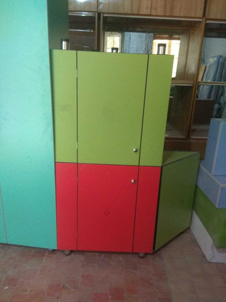 Продаются угловые тумбы